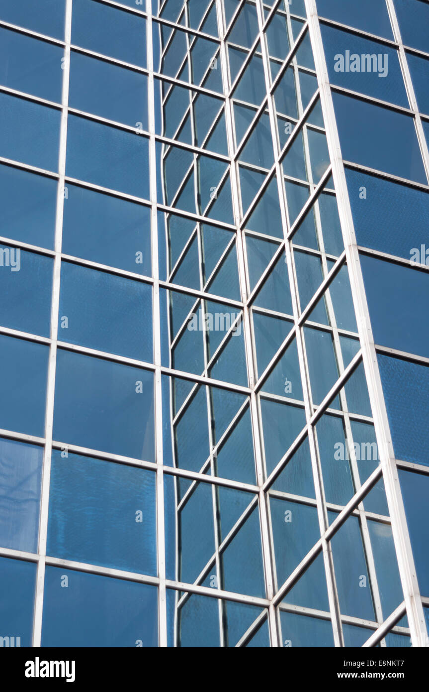 Office glass tower hi-res stock photography and images - Alamy