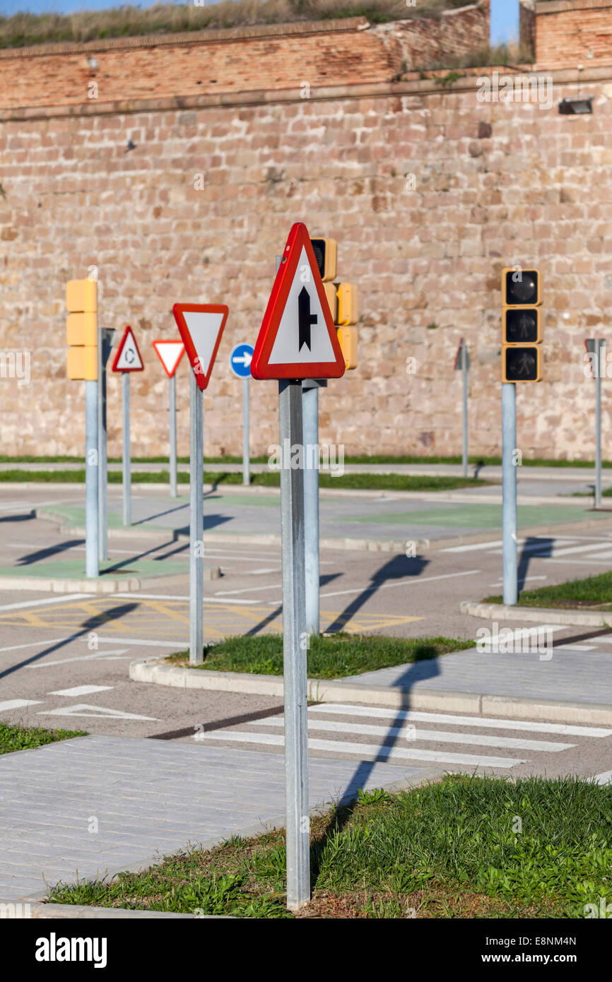 Traffic sign barcelona spain hi-res stock photography and images - Alamy