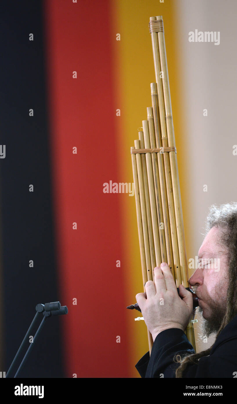 Frankfurt, Germany. 12th October, 2014. American computer scientist ...