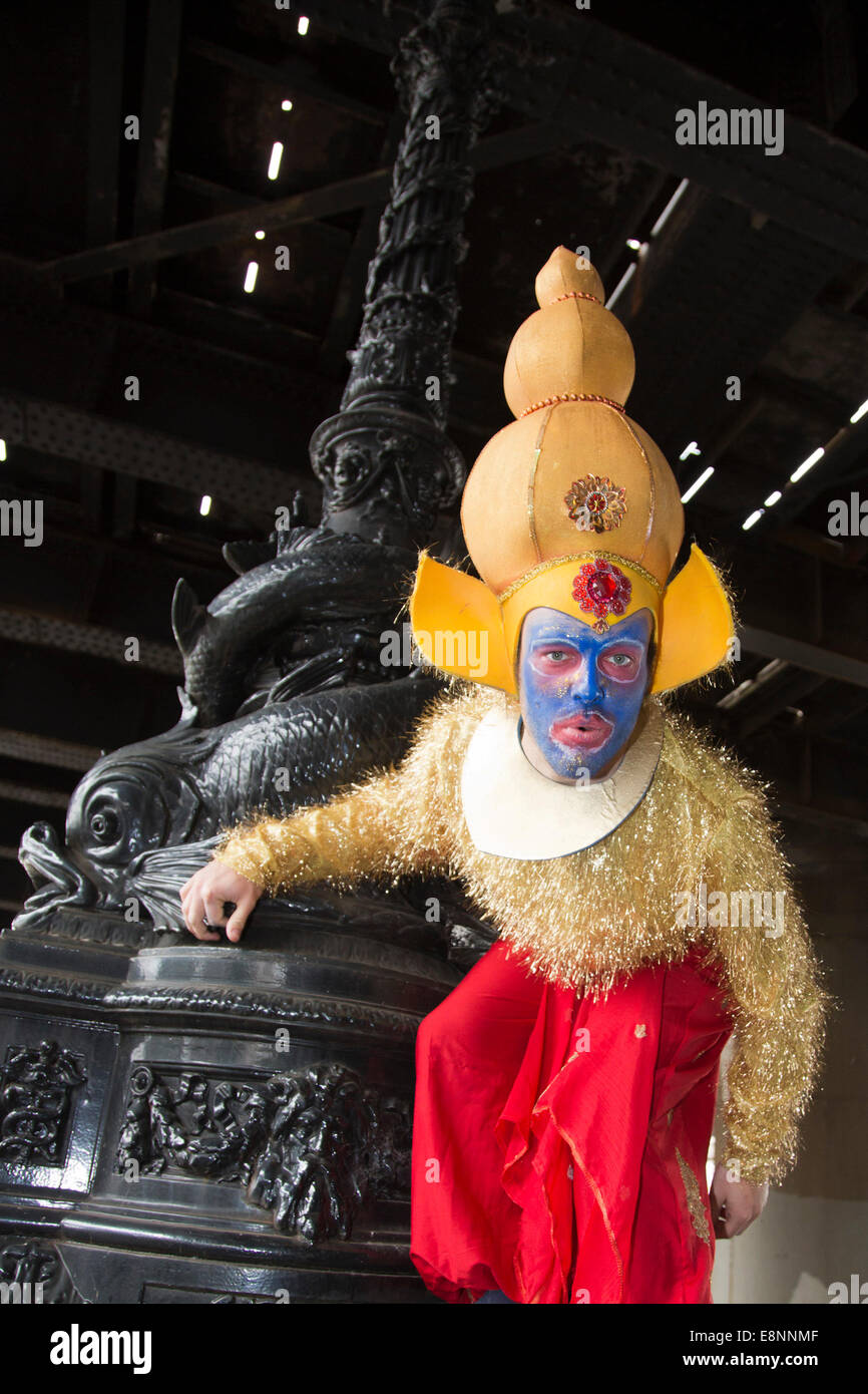 Monkey parade hi-res stock photography and images - Alamy