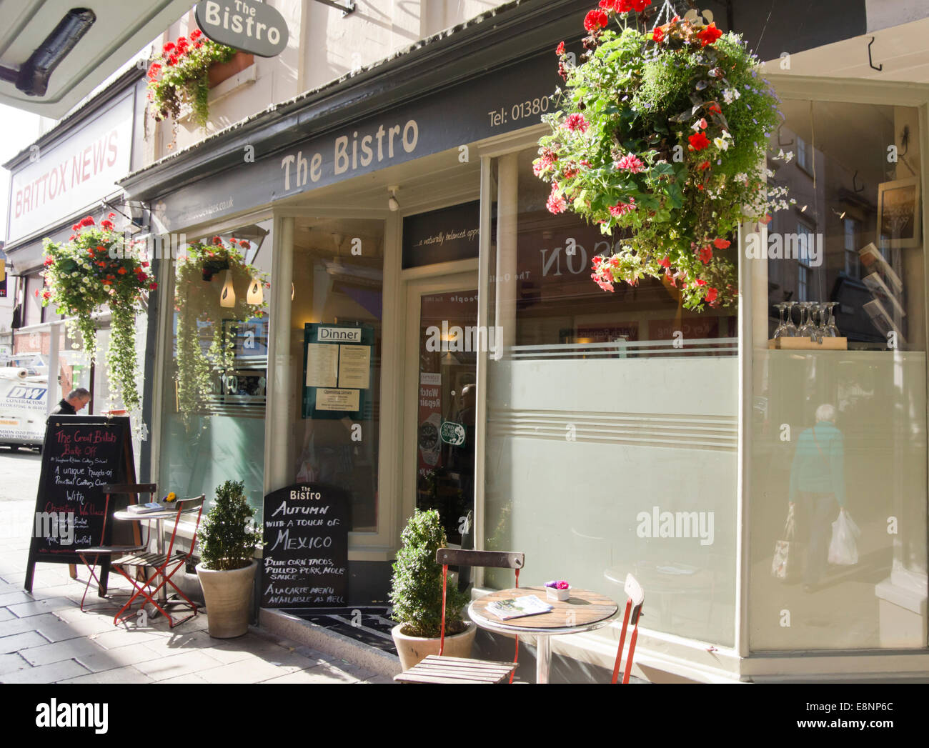 Wiltshire cafe hi-res stock photography and images - Alamy