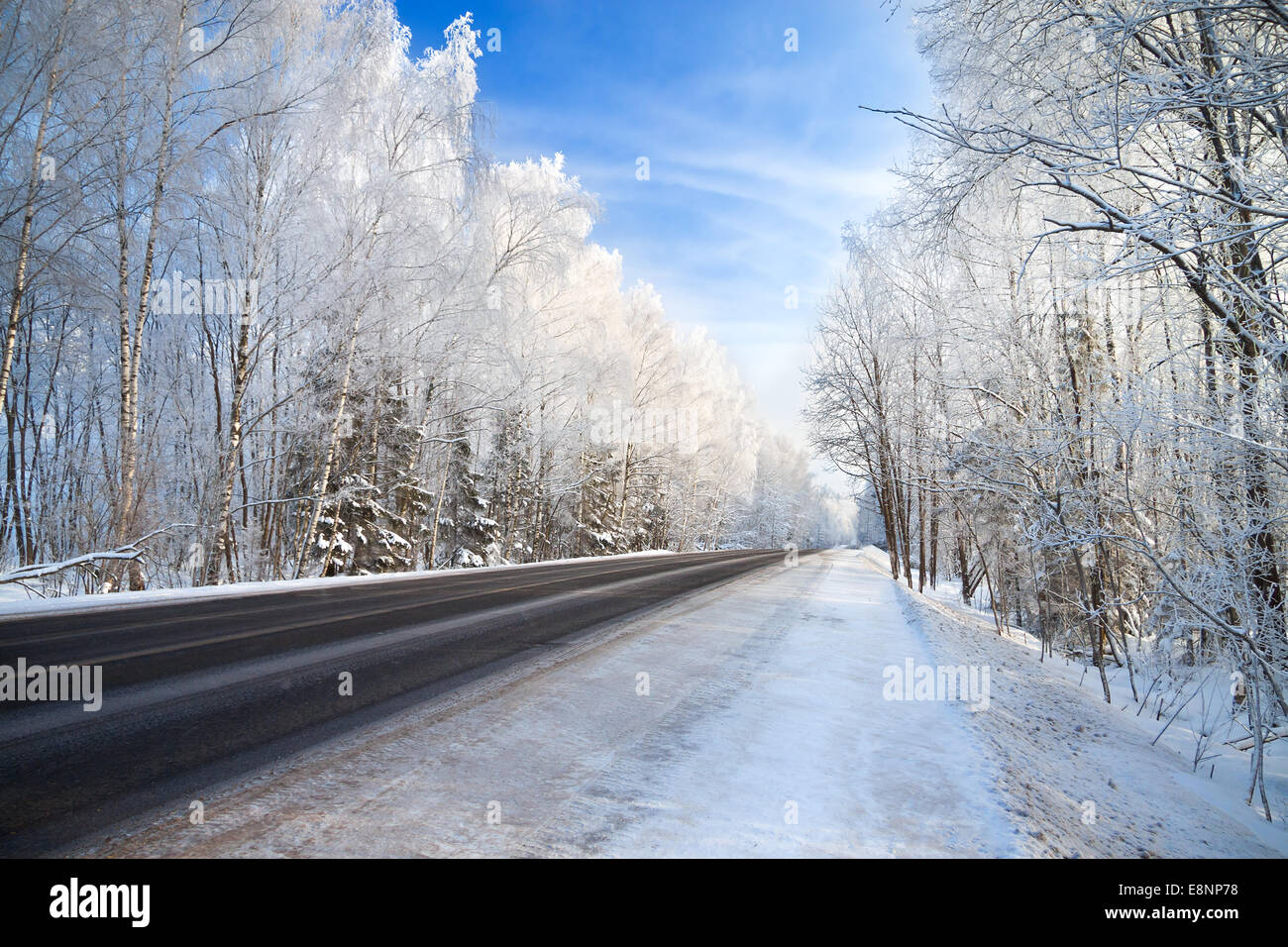 winter road highway traffic Stock Photo - Alamy