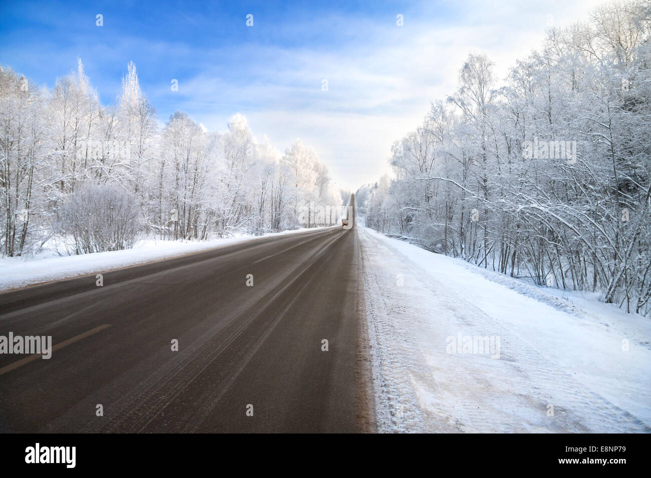 winter road highway traffic Stock Photo - Alamy