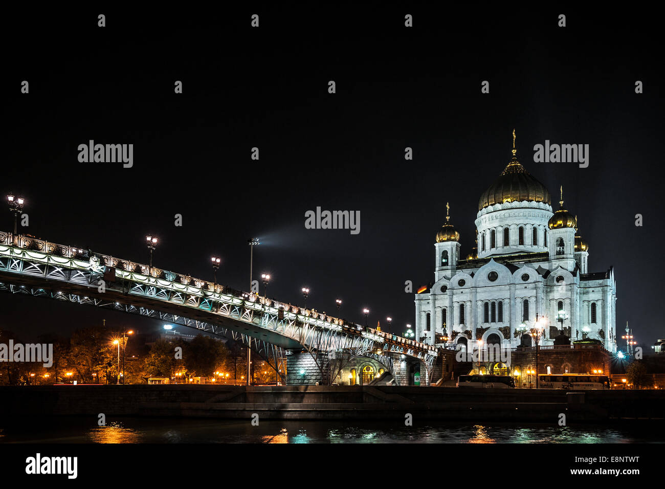 Moscow, Russia. Saturday, Oct. 11th, 2014. Weather: Unexpectedly warm ...