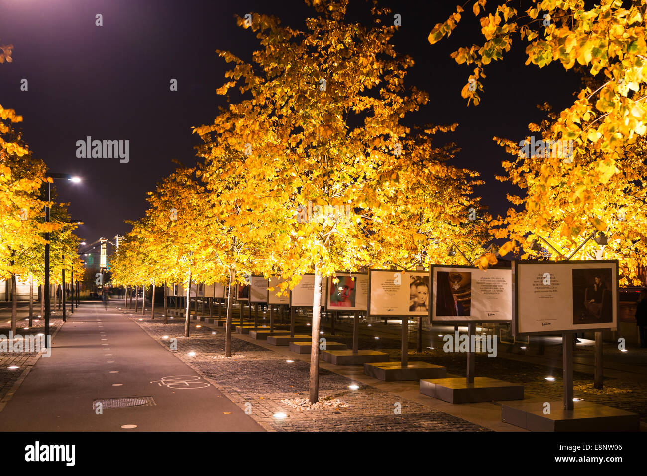 Moscow, Russia. Saturday, Oct. 11th, 2014. Weather: Unexpectedly warm ...