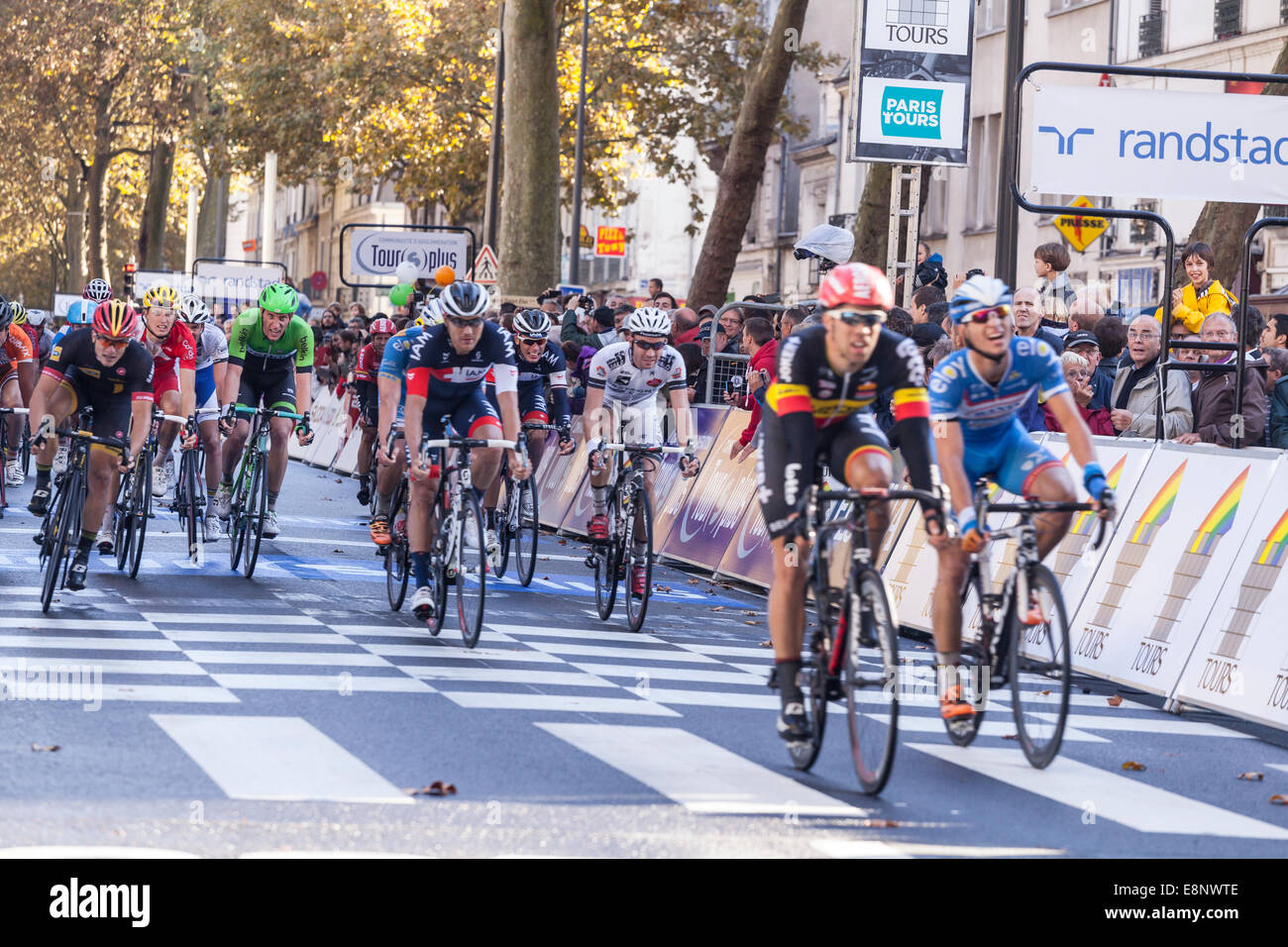Finish paris hi-res stock photography and images - Alamy