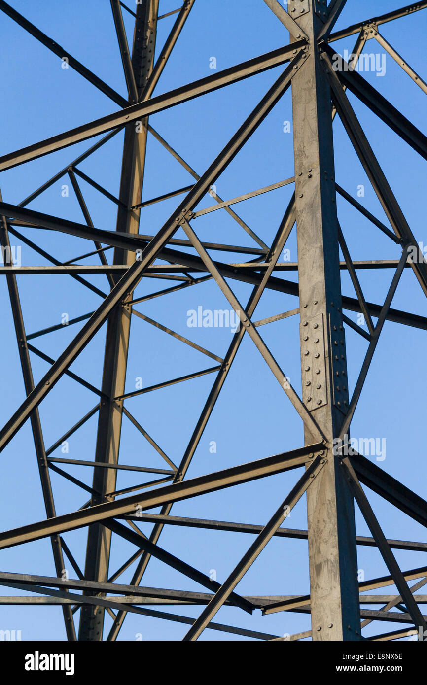 Pylon uk hi-res stock photography and images - Alamy