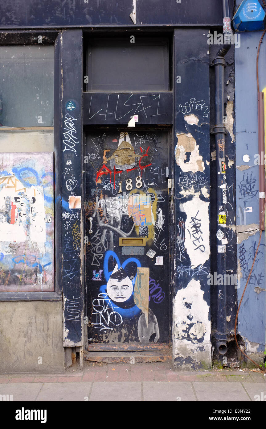 Decaying door hi-res stock photography and images - Alamy
