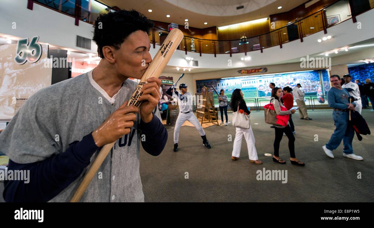Louisville, Kentucky, USA. 12th Oct, 2014. A statue of TED WILLIAMS ...
