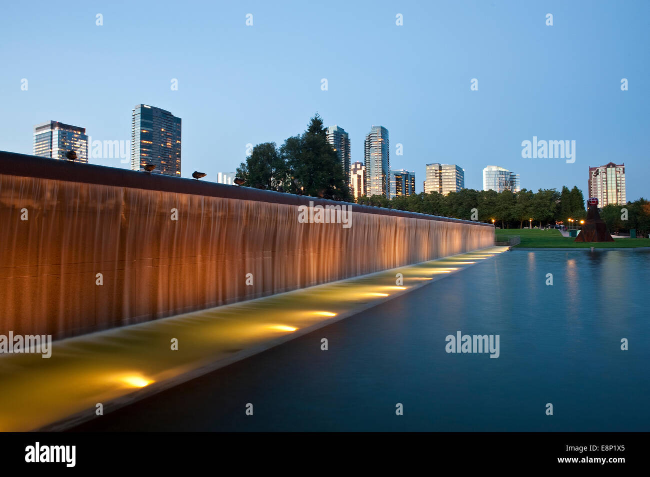 Waterfall and city skyline hi-res stock photography and images - Alamy