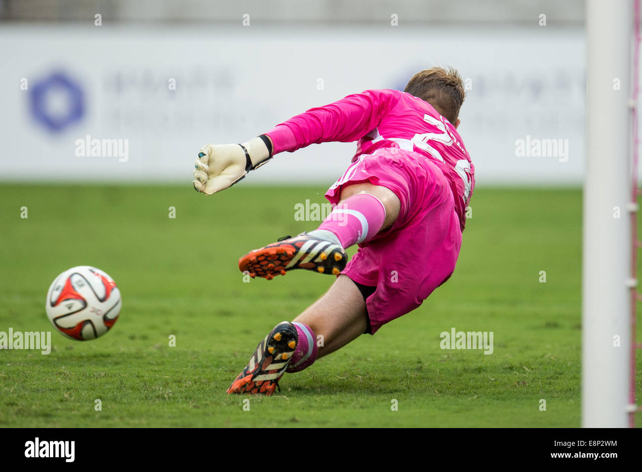 Houston, Texas, USA. 12th Oct, 2014. Houston Dynamo goalkeeper Tyler ...