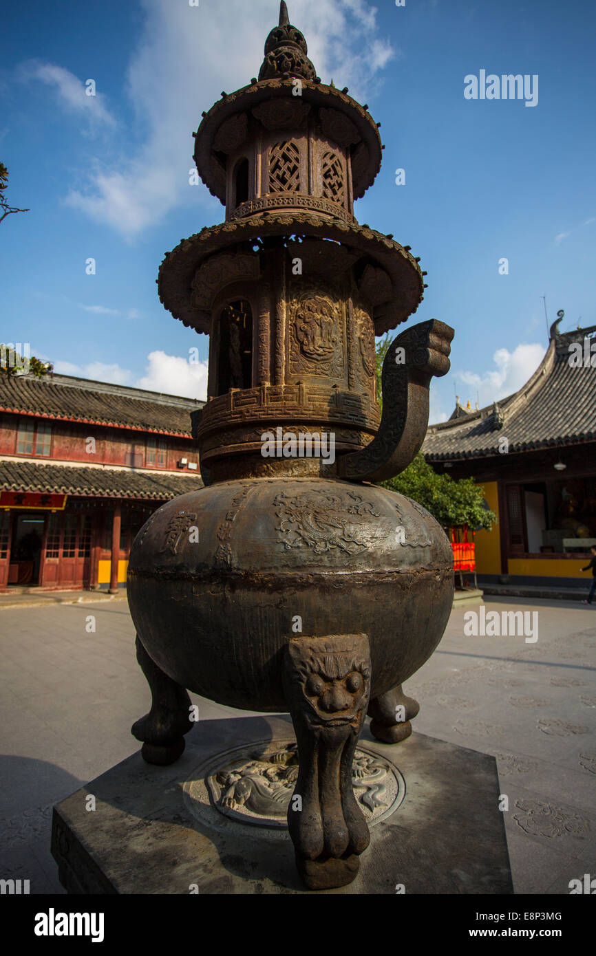 Longhua Temple, Shanghai, China Stock Photo - Alamy