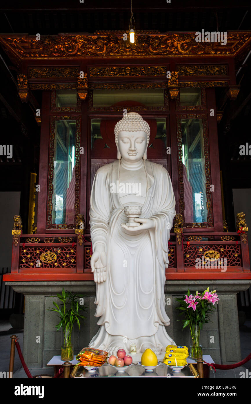 Longhua Temple, Shanghai, China Stock Photo - Alamy