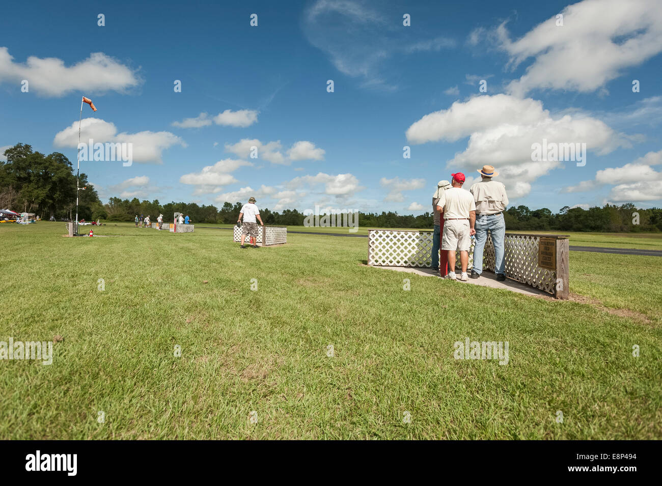 Remote controlled plane club hi-res stock photography and images - Alamy