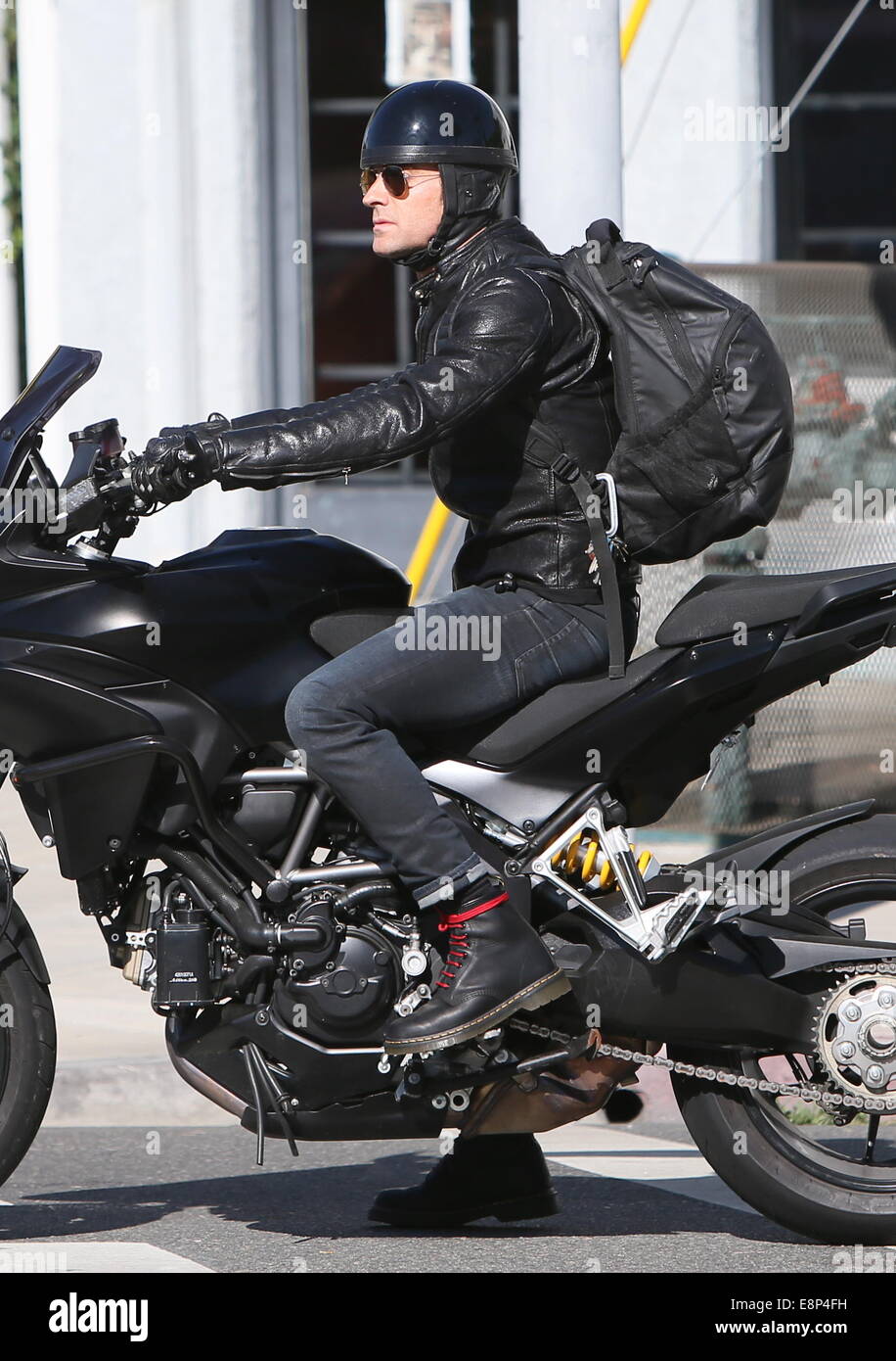 Justin Theroux seen leaving a gym in West Hollywood on his motorbike ...