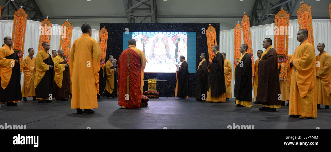 Abbot shaolin temple shi yongxin hi-res stock photography and images ...