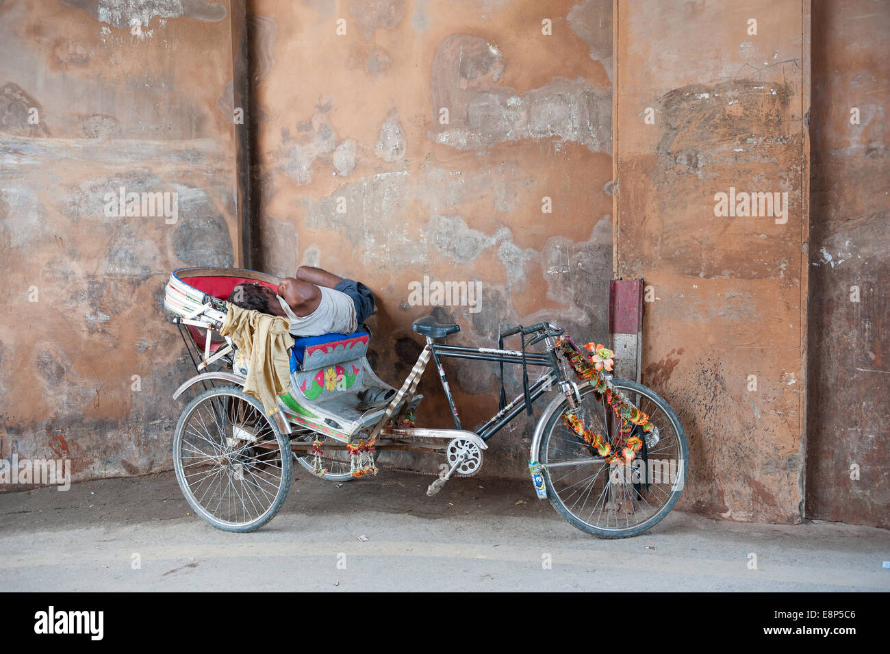 Rickshaw transport hi-res stock photography and images - Alamy