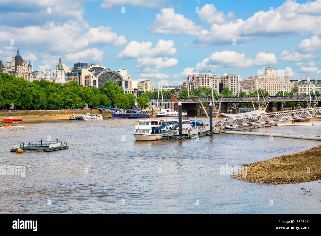 London charing cross ship hi-res stock photography and images - Alamy