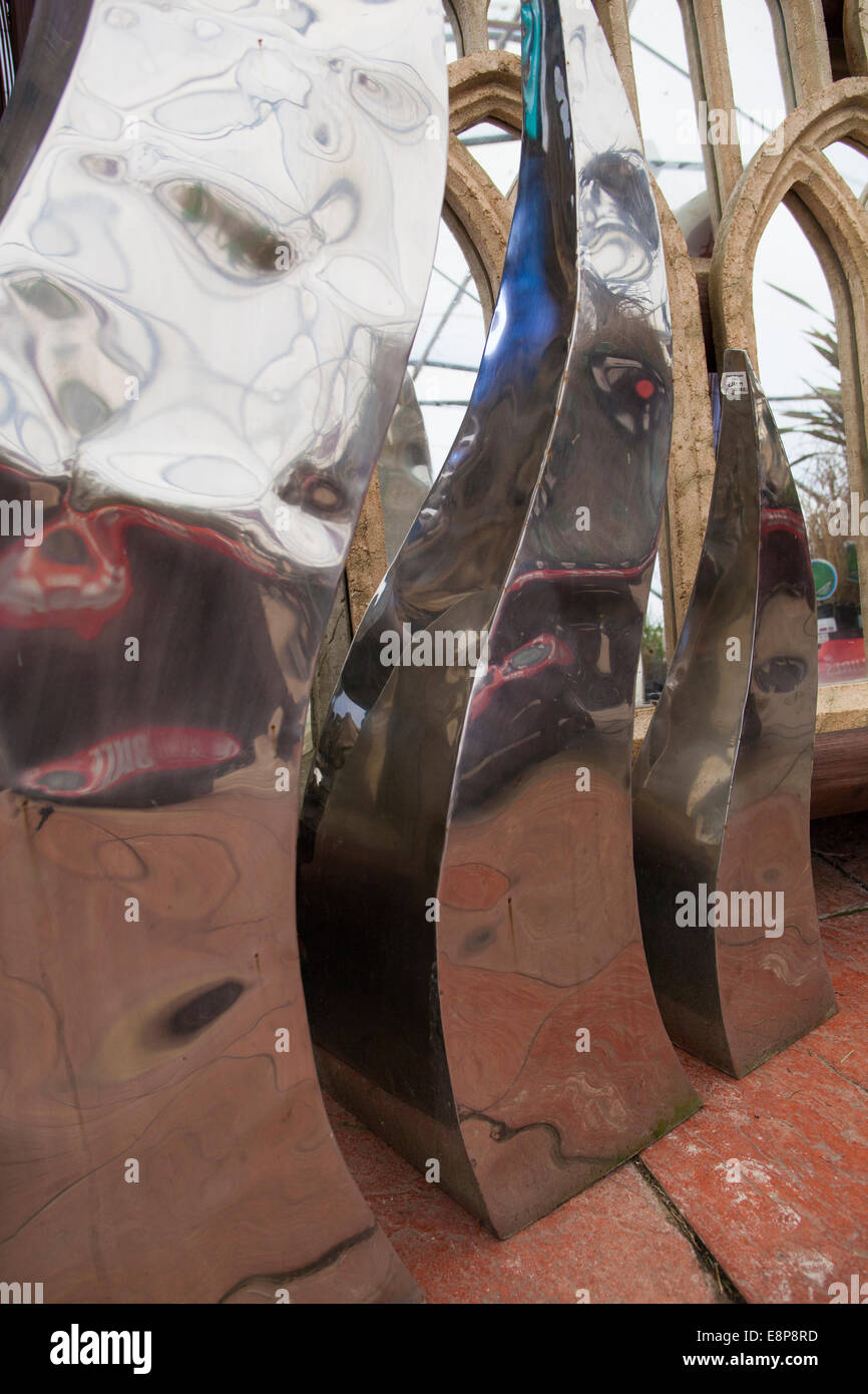 Abstract art garden sculpture Stock Photo - Alamy