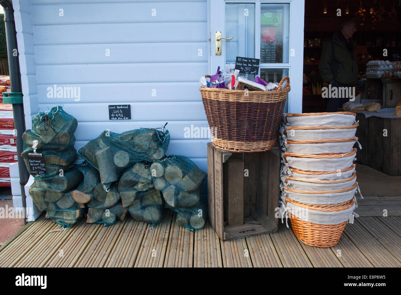 Basket wicker shop Stock Photo - Alamy