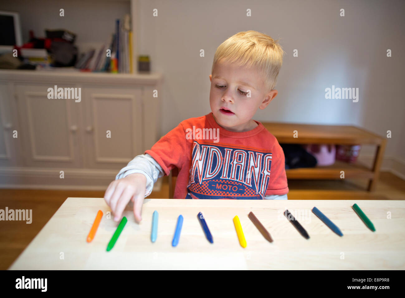 Nursery school children counting hi-res stock photography and images ...