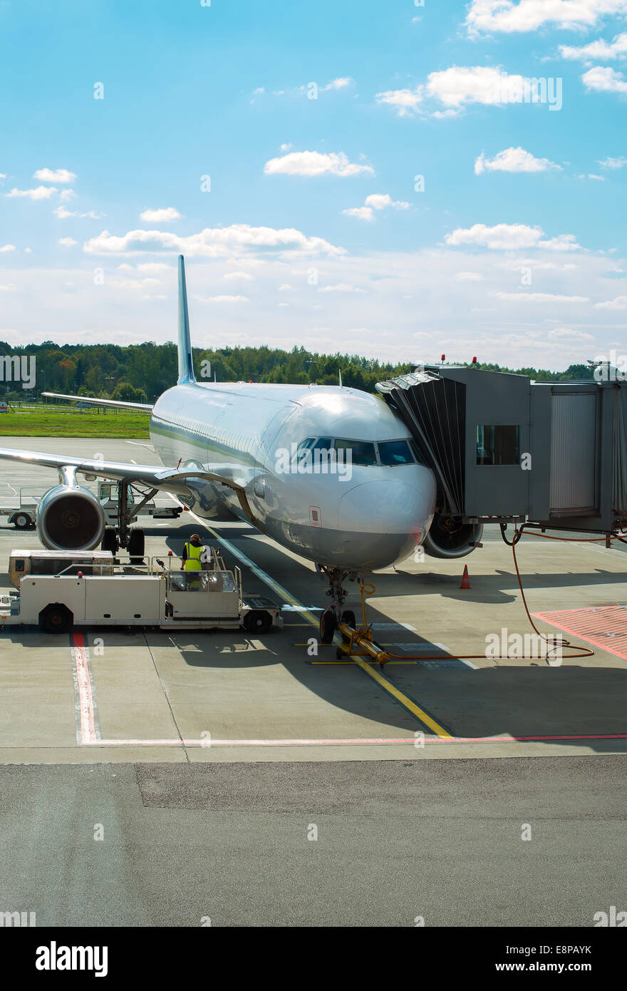 Loading airplane before flight hi-res stock photography and images - Alamy