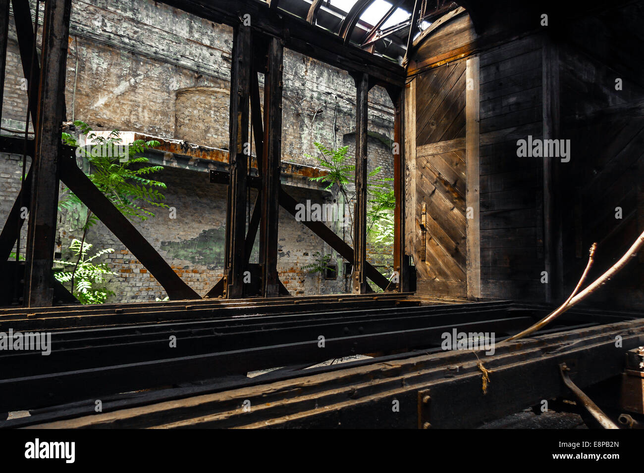 Railway yard abandoned building hi-res stock photography and images - Alamy