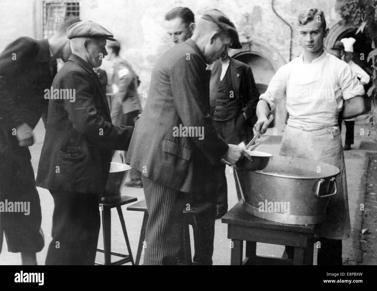Soup nazi hi-res stock photography and images - Alamy