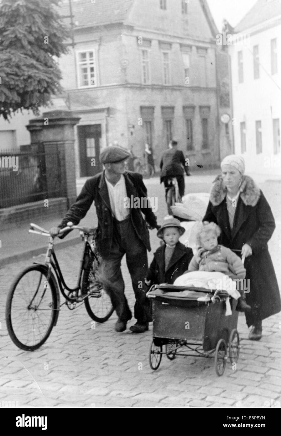 The picture from a Nazi news report shows Sudeten German family who ...