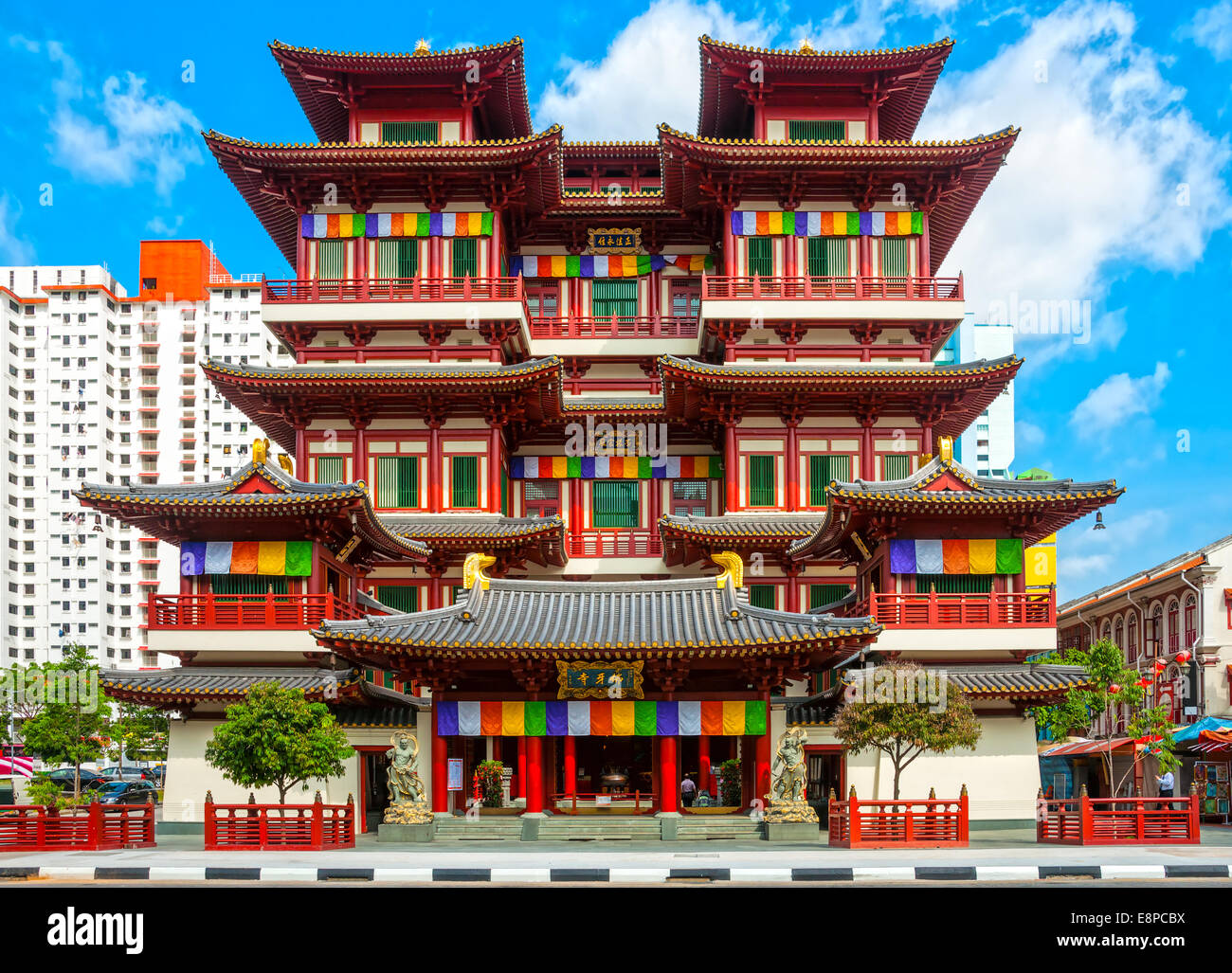 Buddha tooth temple singapore hi-res stock photography and images - Alamy