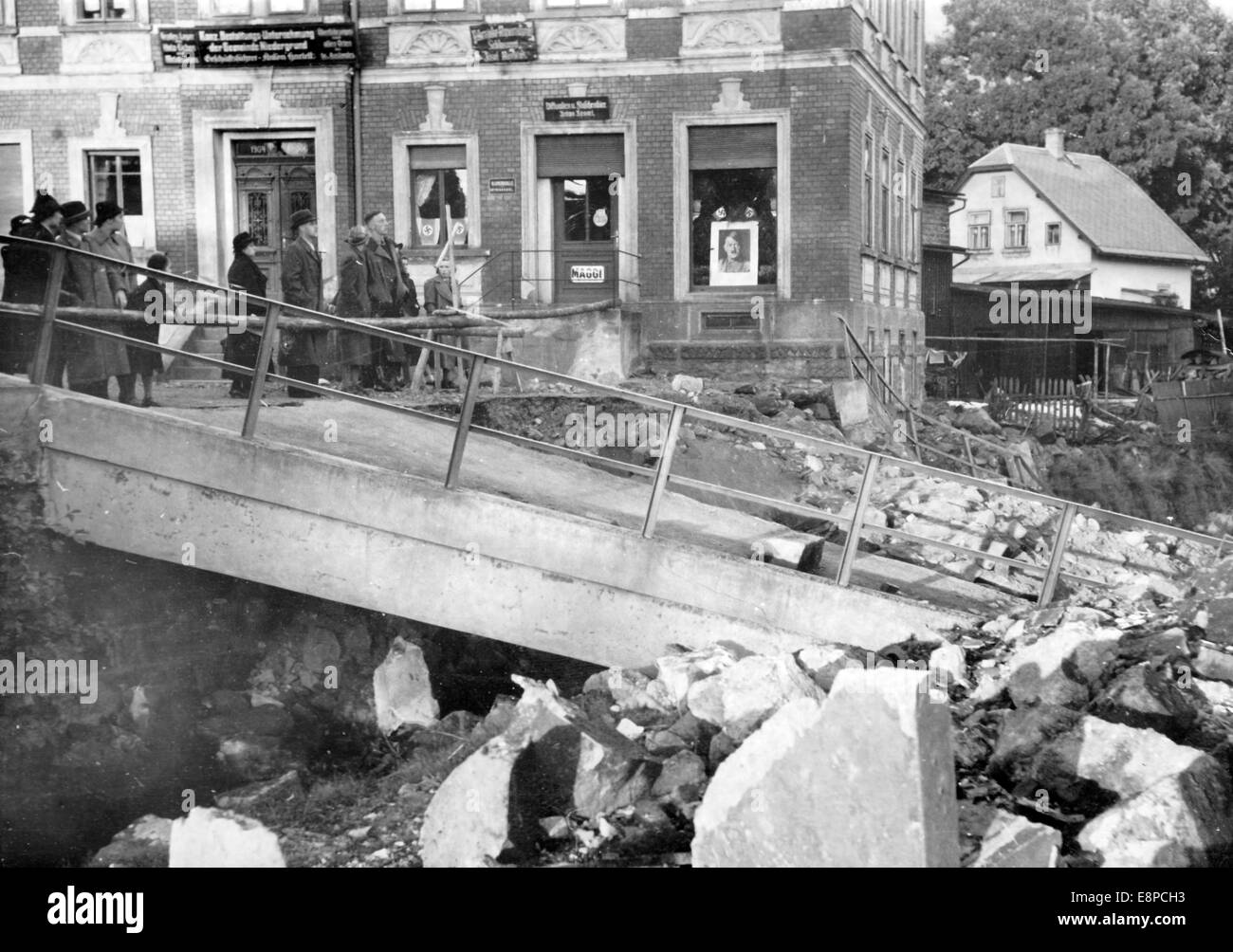 Wwii ruine hi-res stock photography and images - Alamy