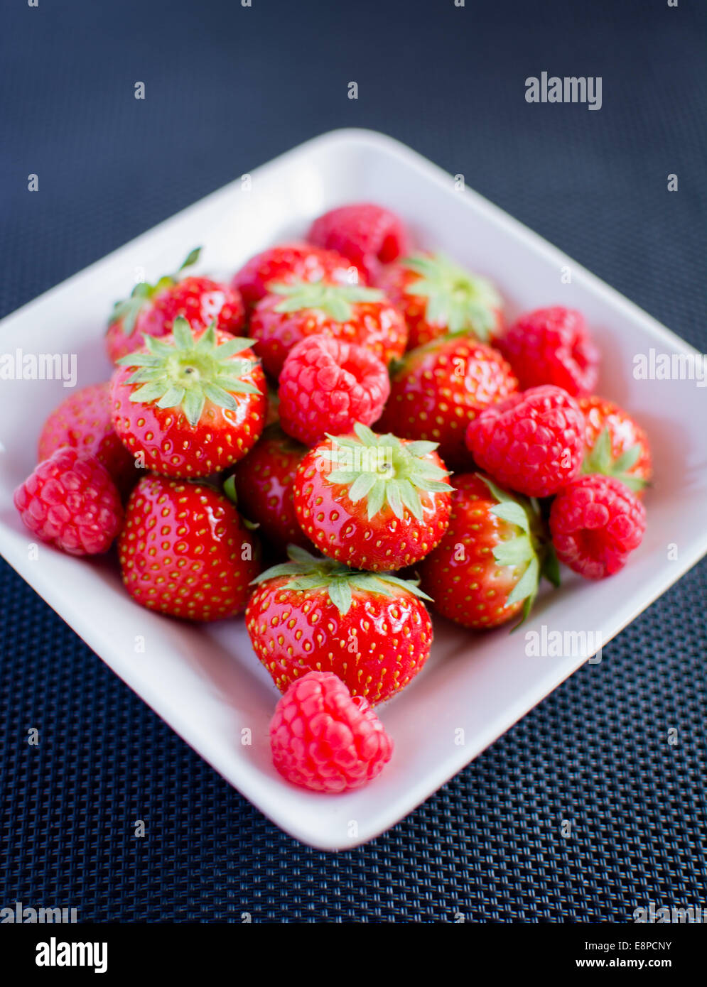 Strawberries chopped hi-res stock photography and images - Alamy