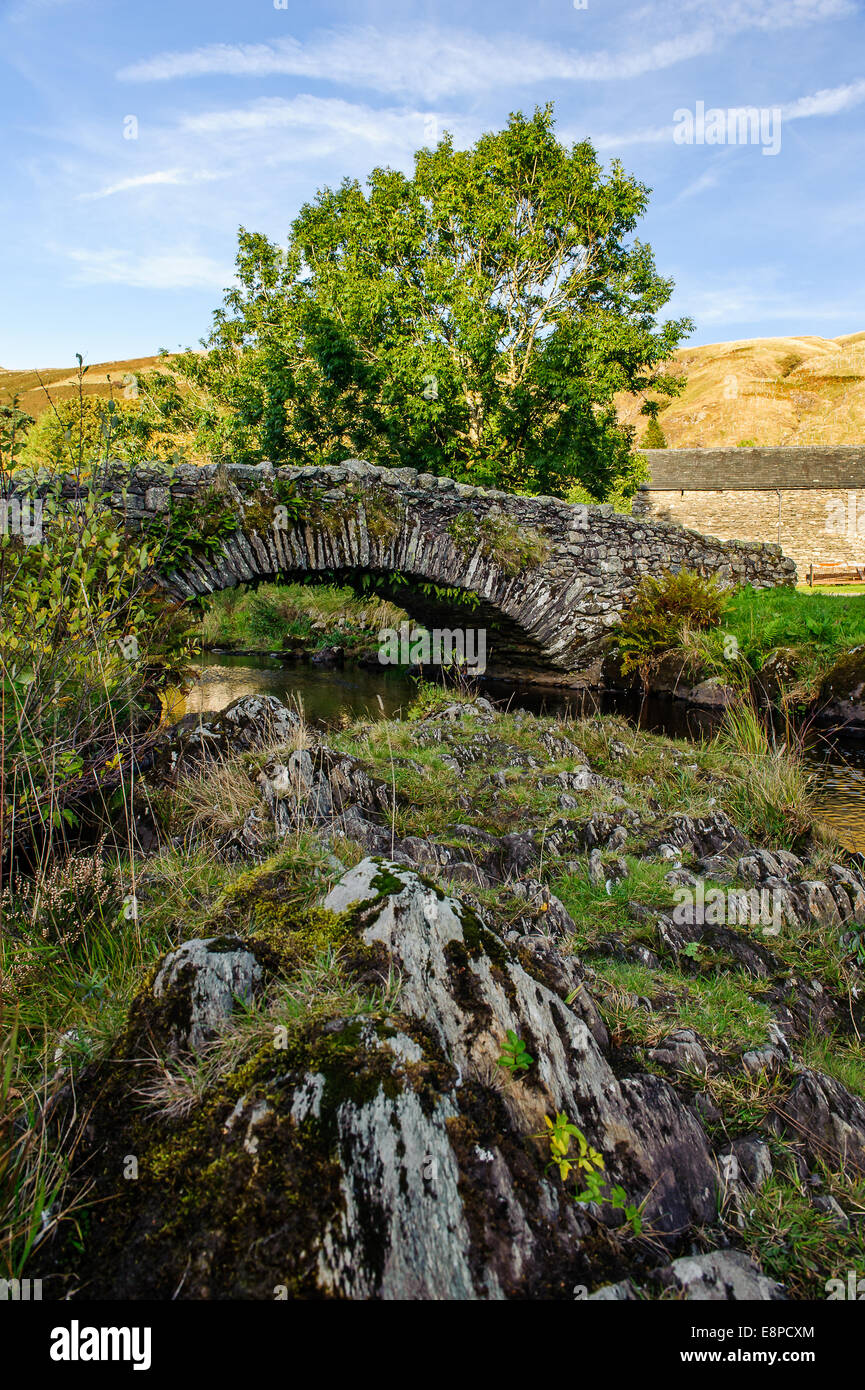 old packhorse bridge at Watendlath, Borrowdale, Lake District National ...