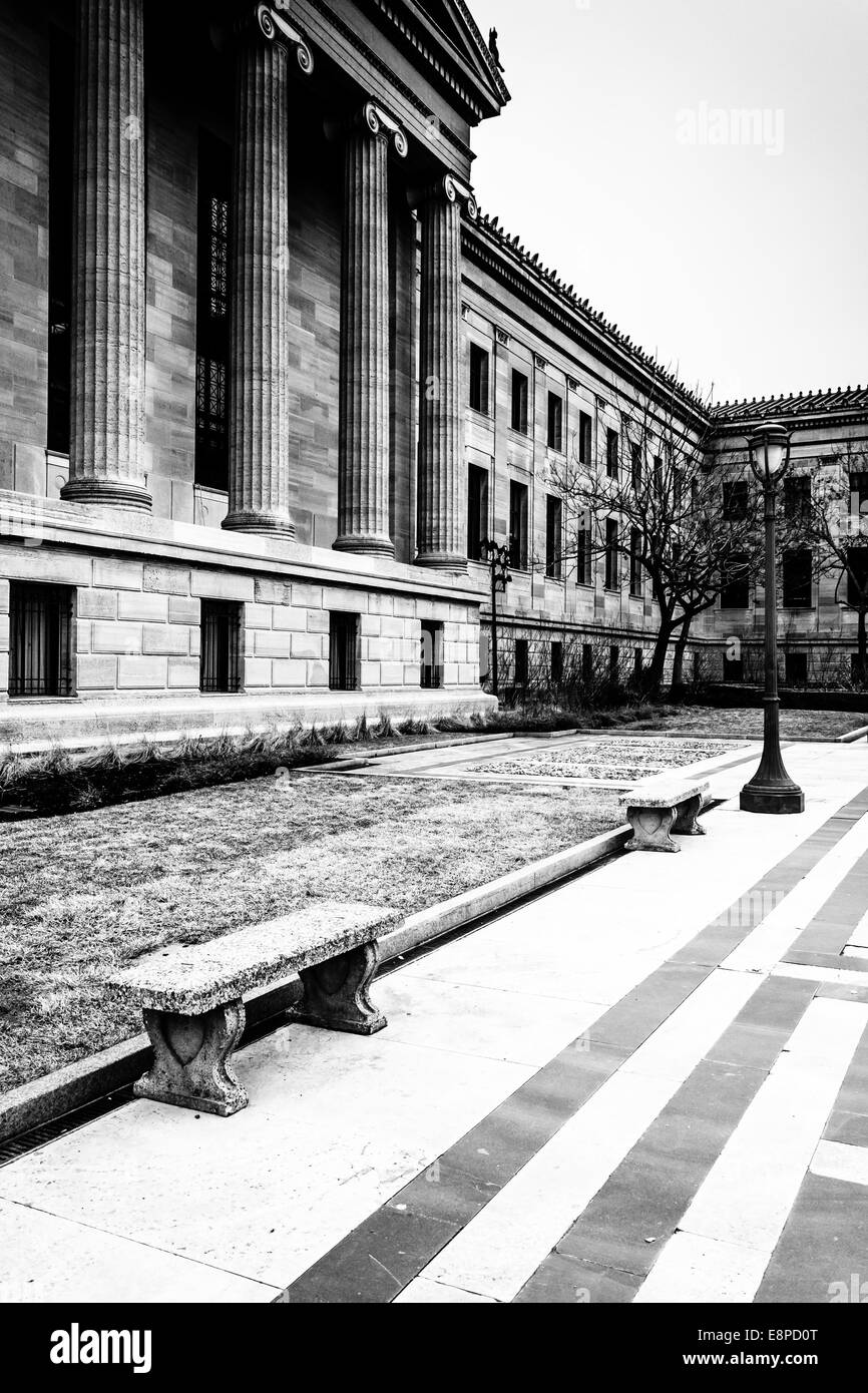 Bench and exterior of the Art Museum in Philadelphia, Pennsylvania ...
