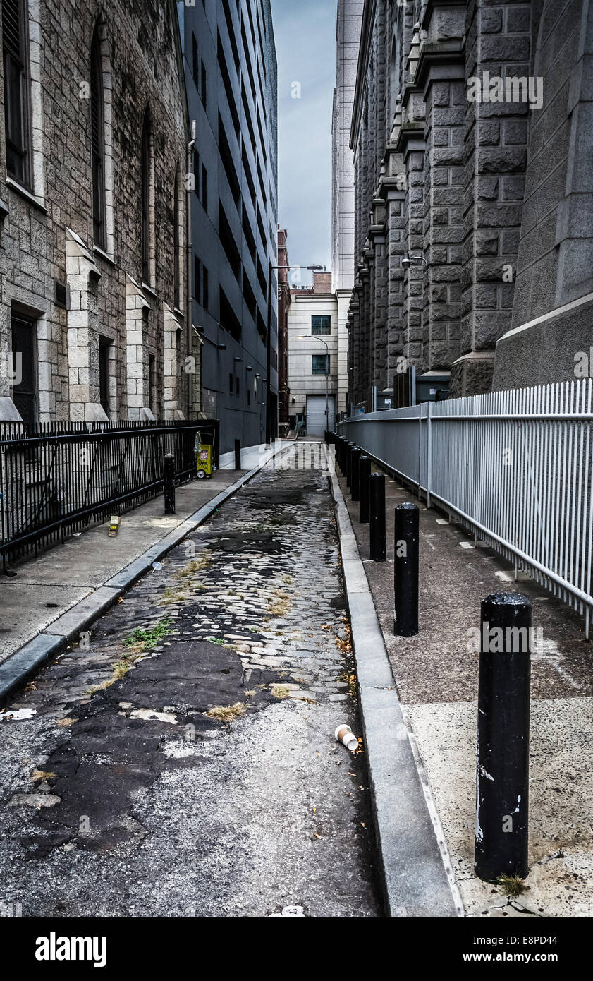 Grungy alley in Philadelphia, Pennsylvania Stock Photo - Alamy