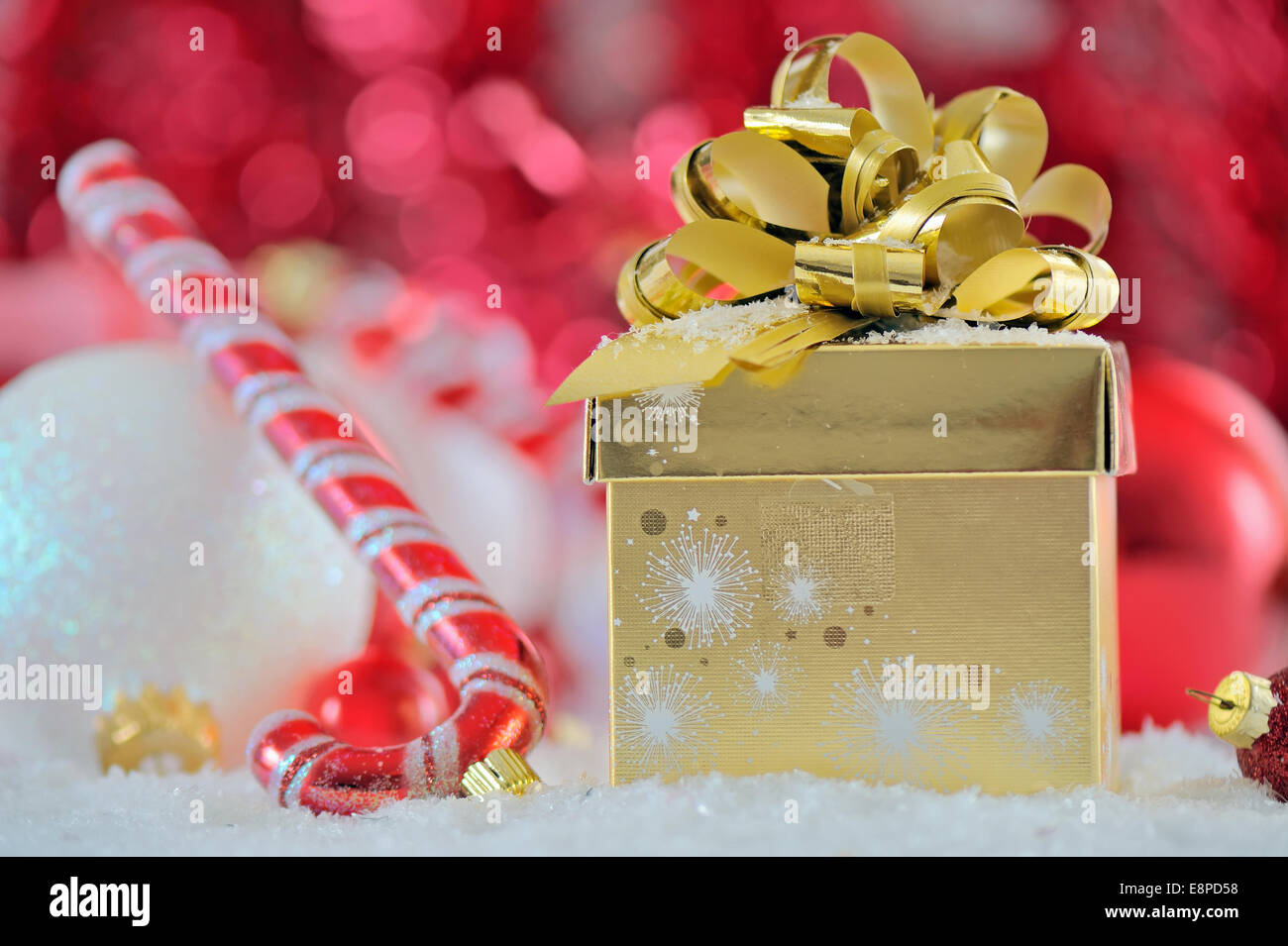 Packing of snow hi-res stock photography and images - Alamy