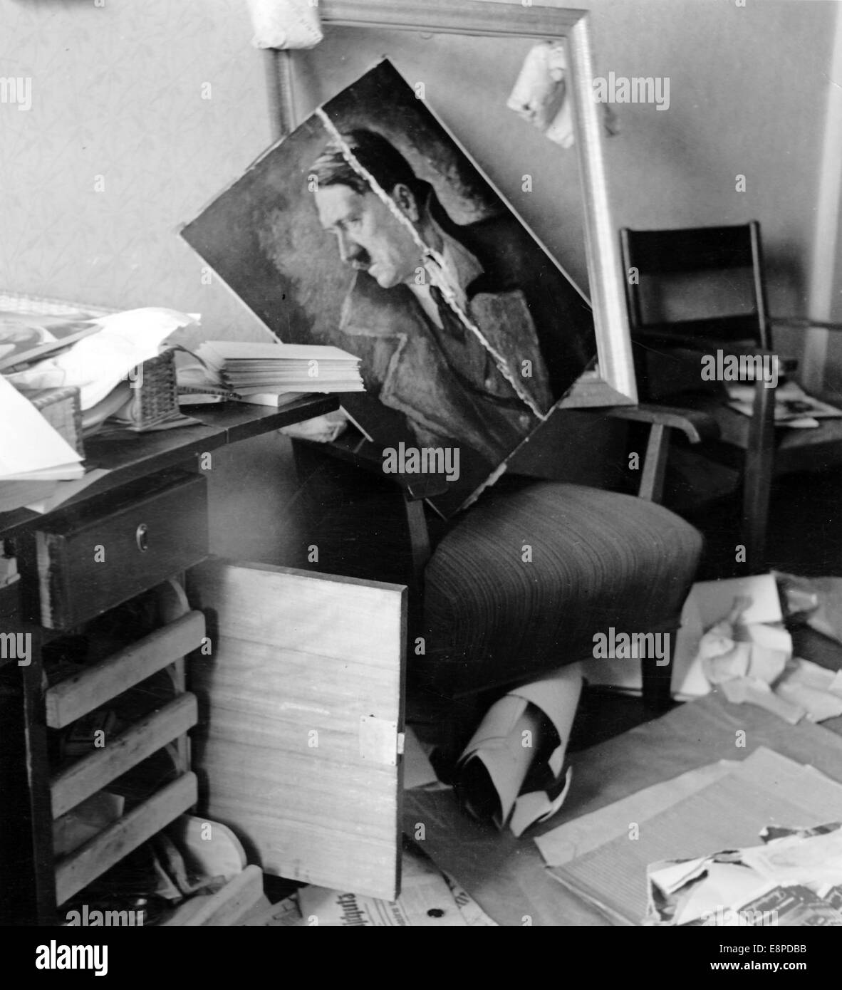 The picture from the Nazi news service shows - in the run-up to the ...