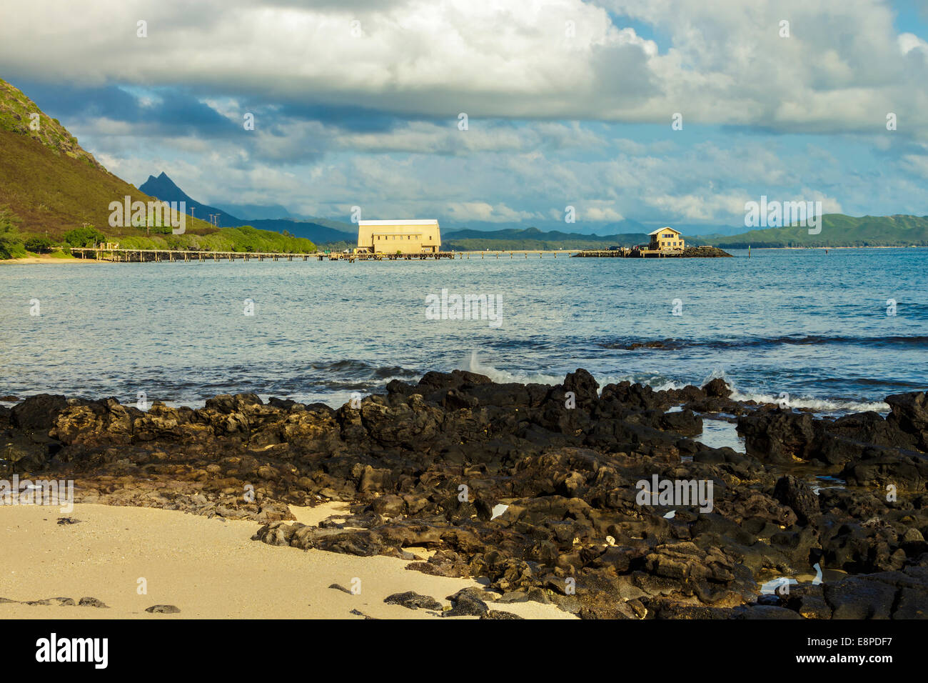 Makai research pier, oahu hi-res stock photography and images - Alamy