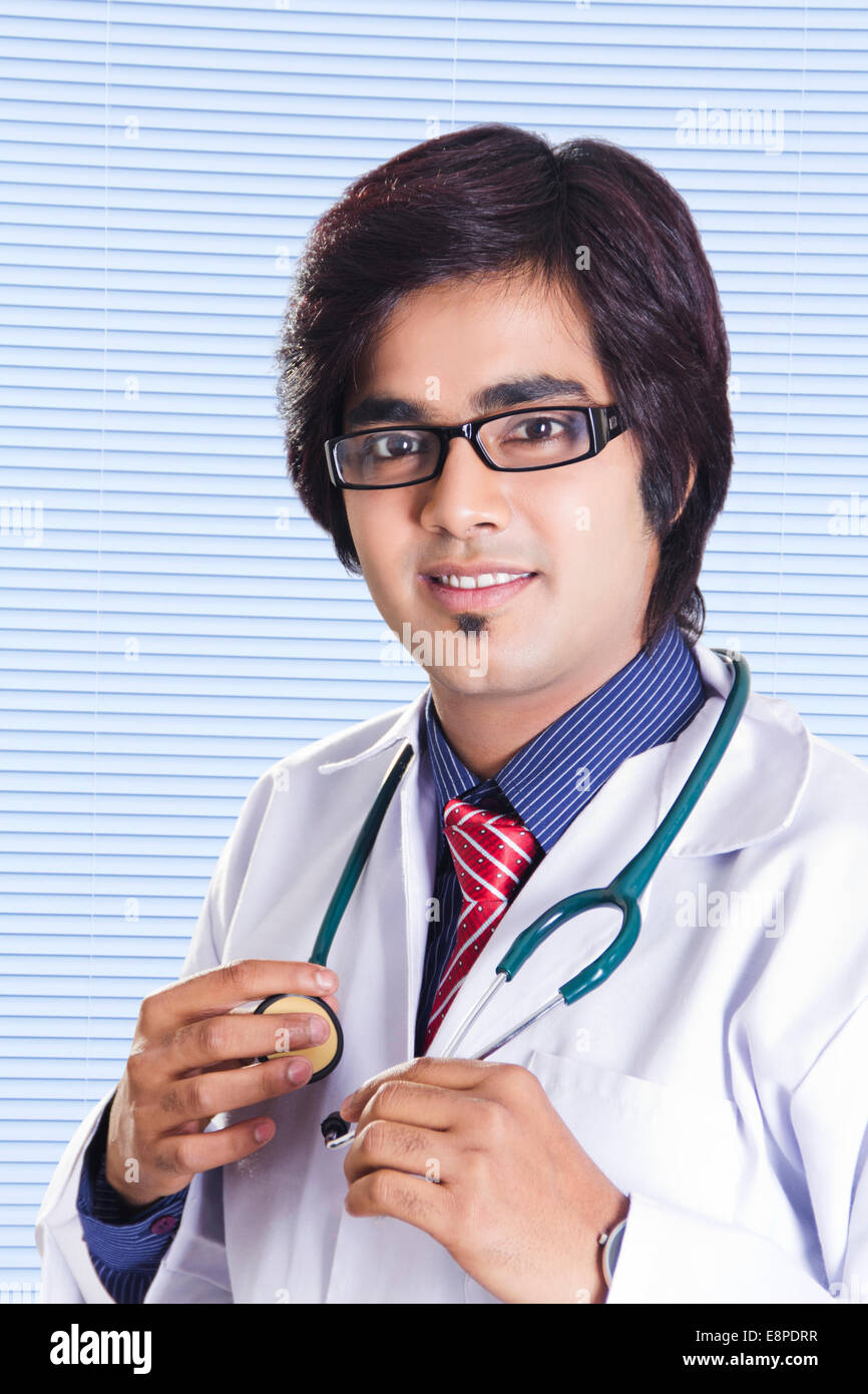 Indian asian male doctor hi-res stock photography and images - Alamy
