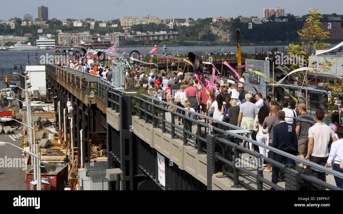 New York, USA. 20th Sep, 2014. Visitors are pictured at the previewing ...