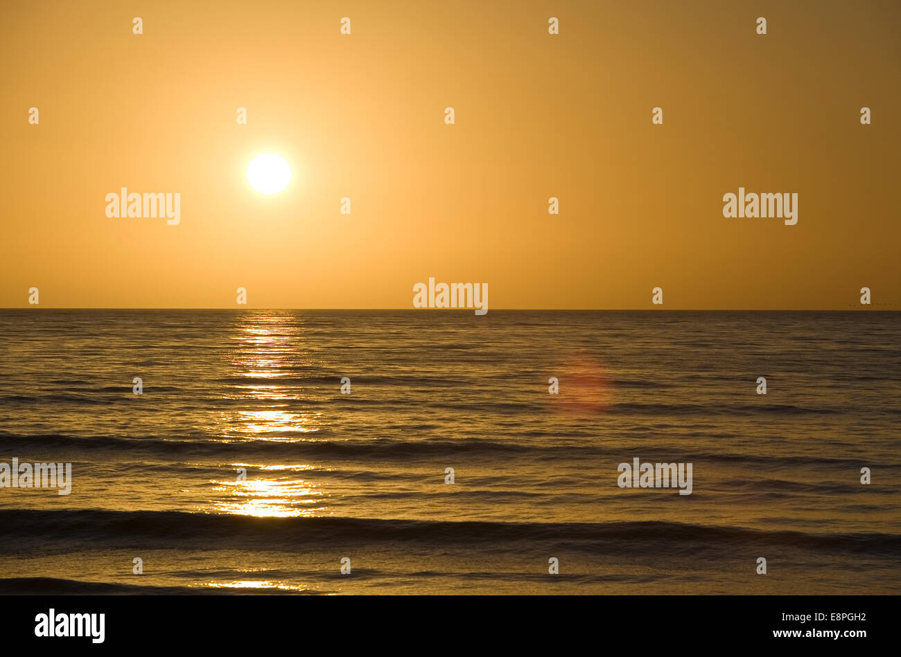 Simple clear sunset hi-res stock photography and images - Alamy