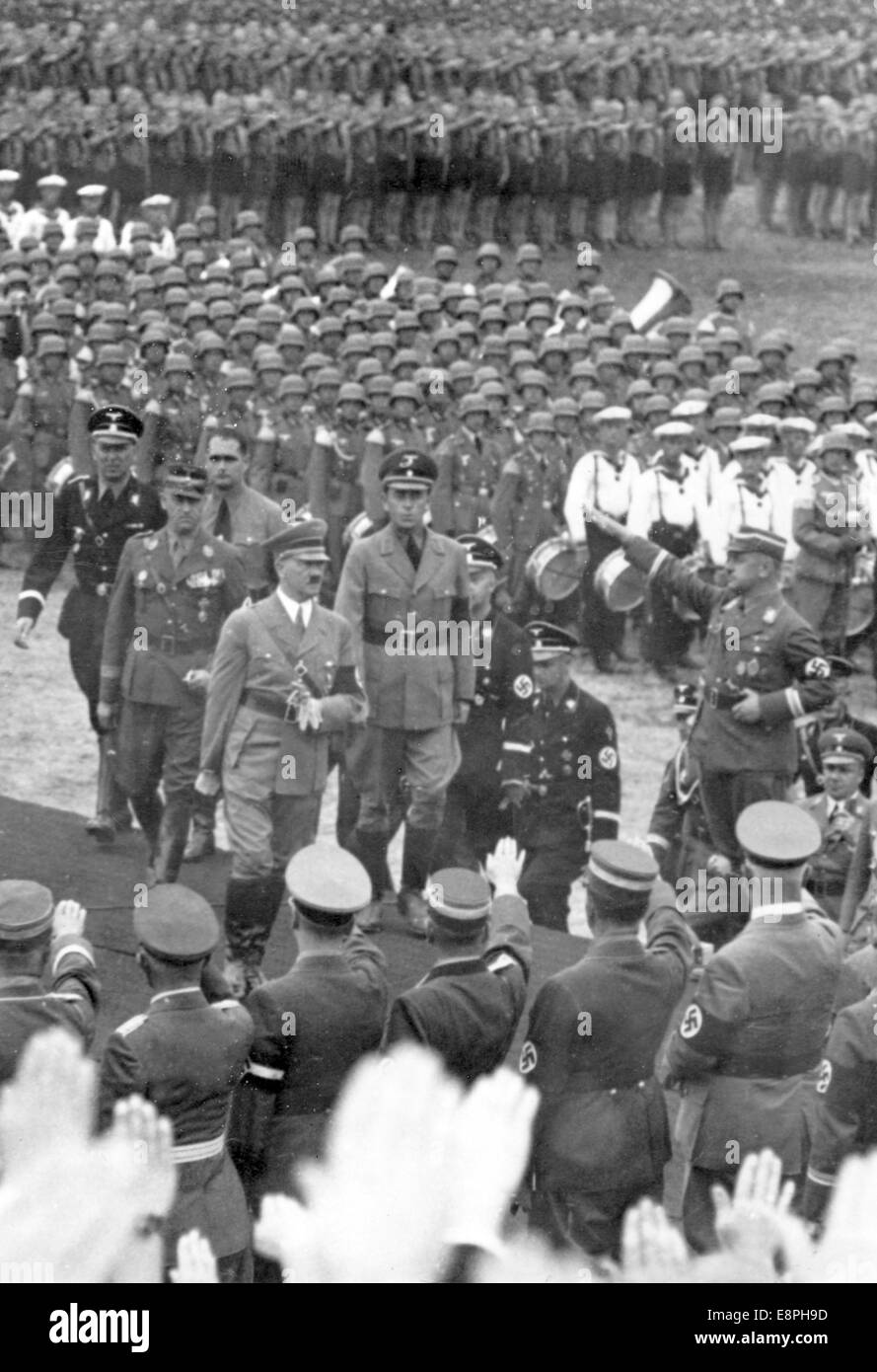 Deutsches stadion wwii hi-res stock photography and images - Alamy
