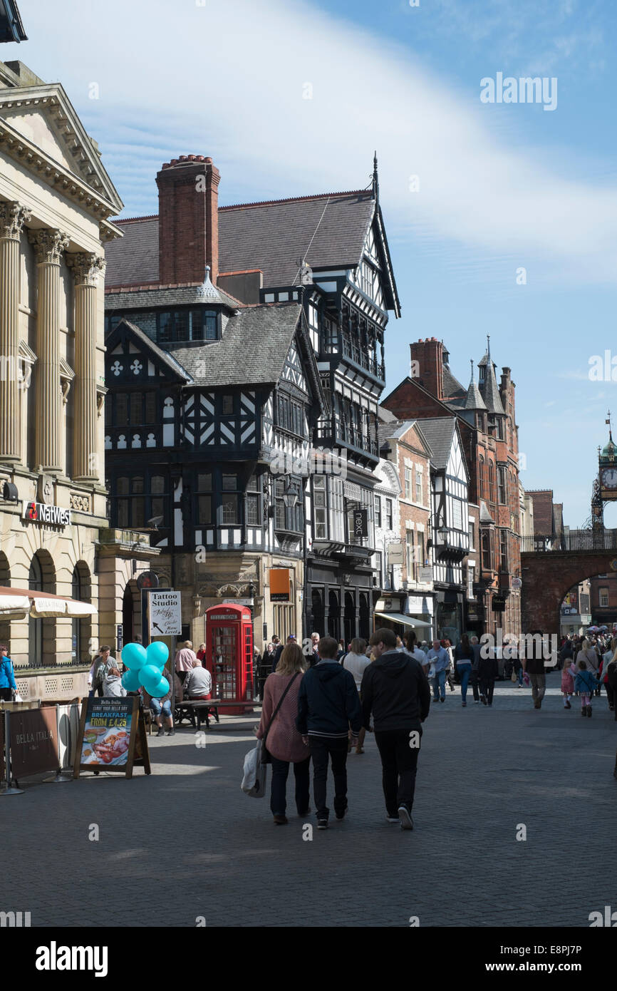 Chester shops hi-res stock photography and images - Alamy
