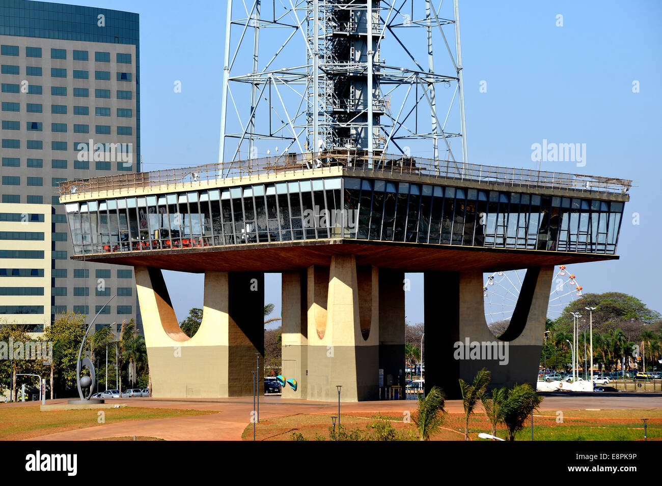 Brasilias monumental axis hi-res stock photography and images - Alamy