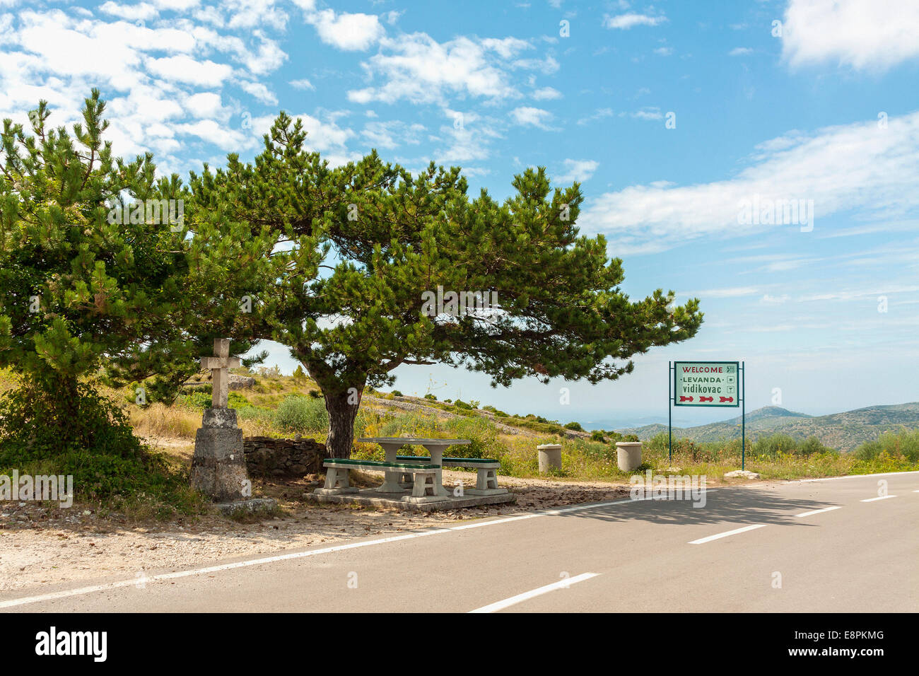 Crucifix and resting table near Velo Grablje village, Hvar island ...