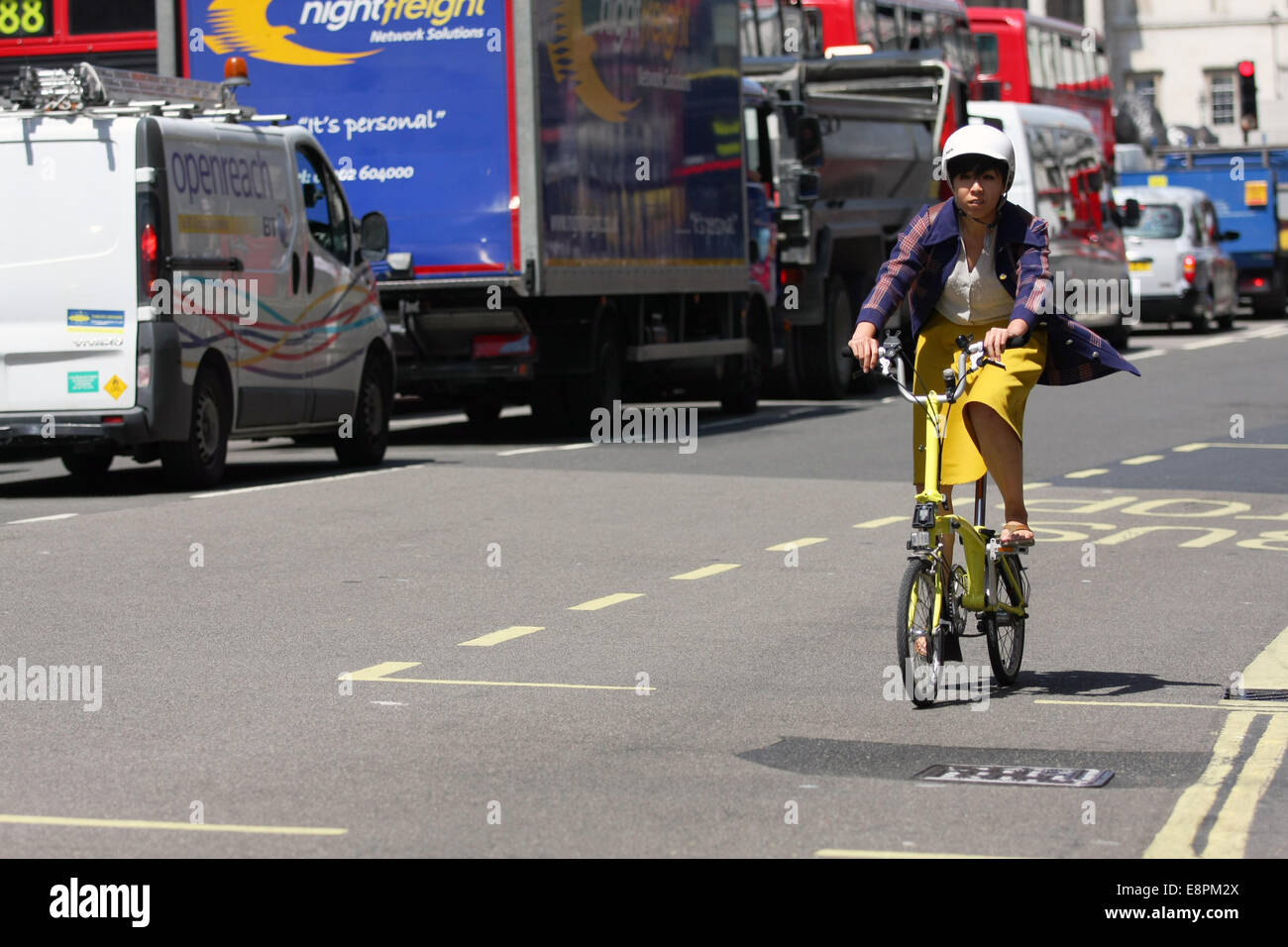 Queuing trucks hi-res stock photography and images - Alamy