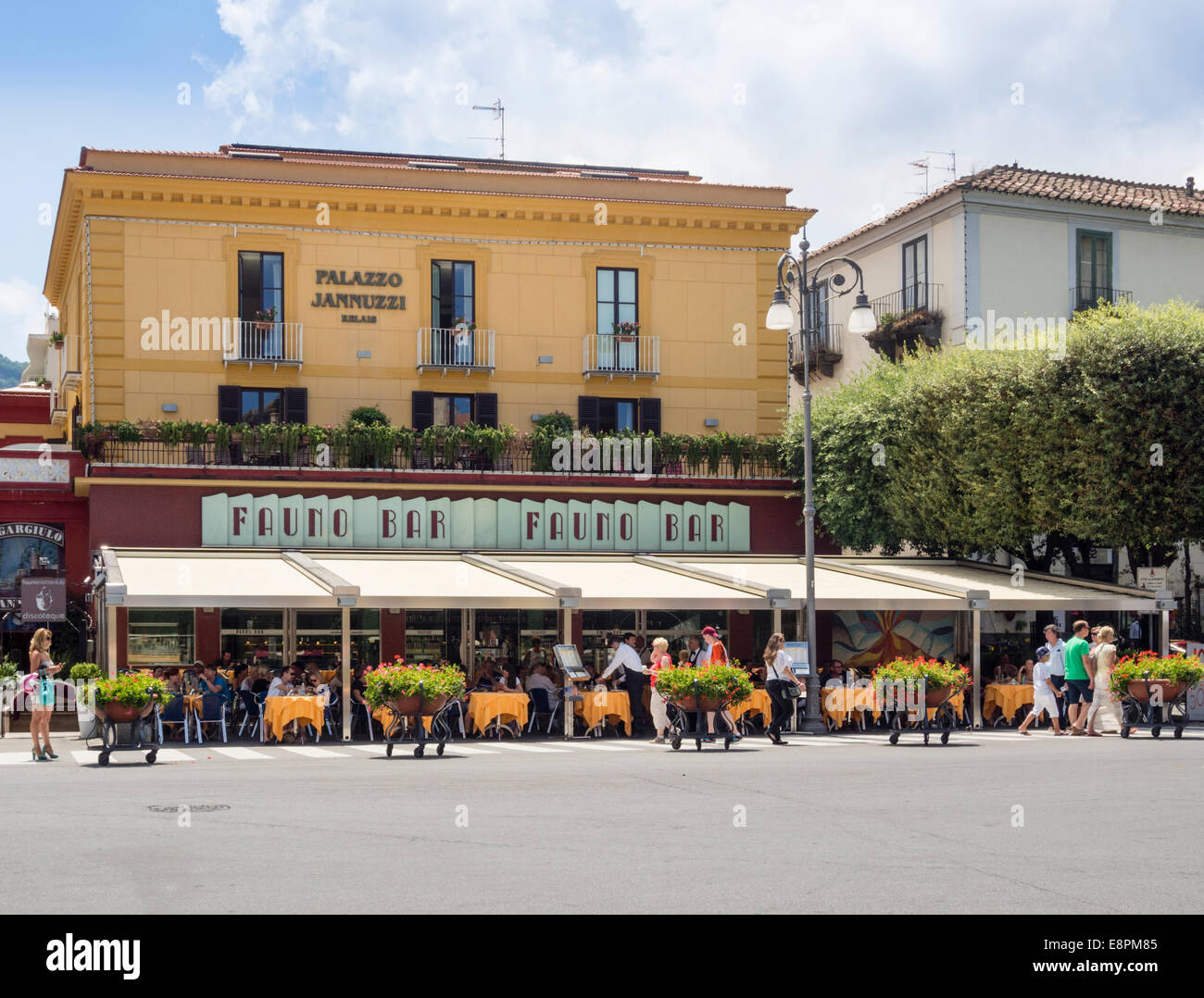 Sorrento italy town square hi-res stock photography and images - Alamy