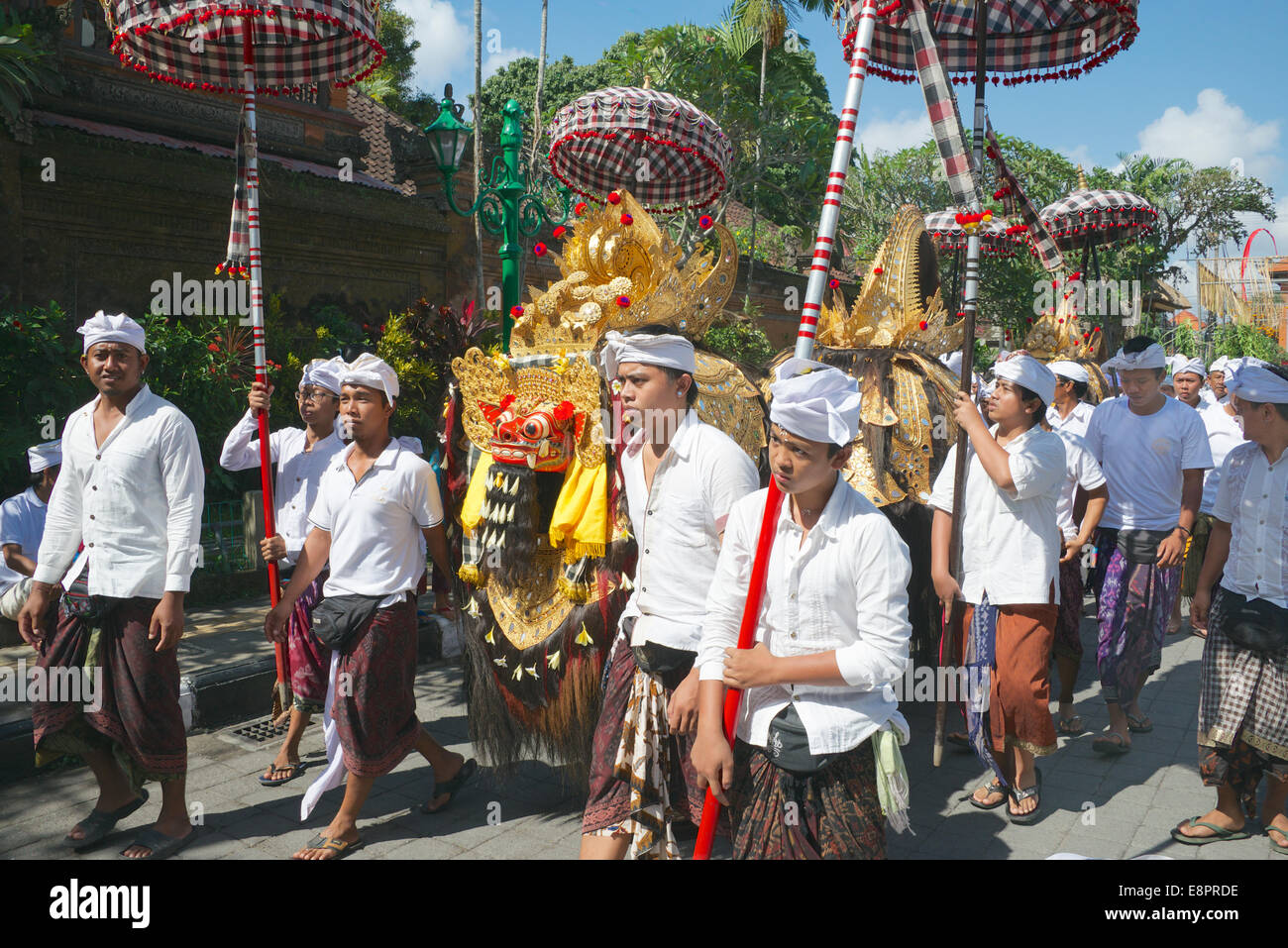 Balinese hindu procession hi-res stock photography and images - Alamy