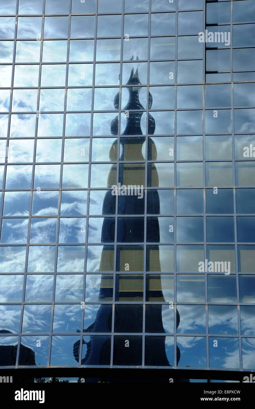 Shard reflection on glass building hi-res stock photography and images ...