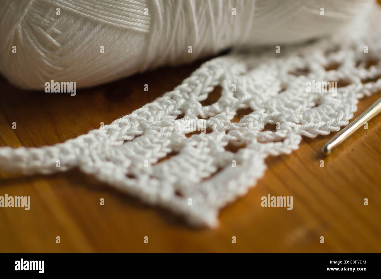 White crochet pattern Stock Photo - Alamy